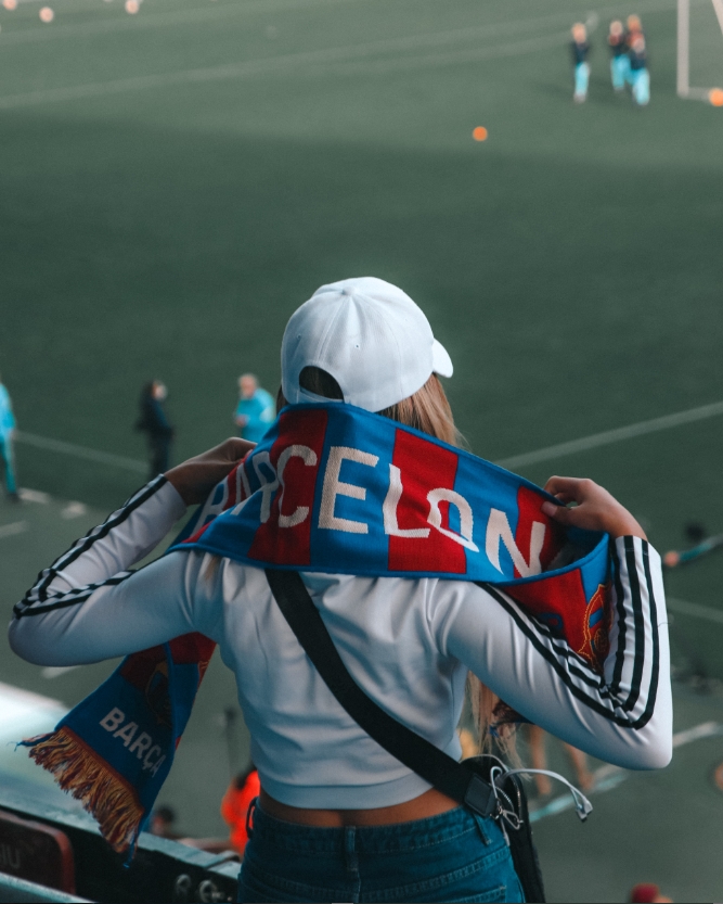 Football Fandom: The Unique Connection of Custom Scarves | Decentcustom